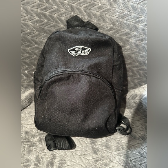 Vans | Bags | Vans Womensgirls Got This Black Mini Backpack Vna3z7wblk ...